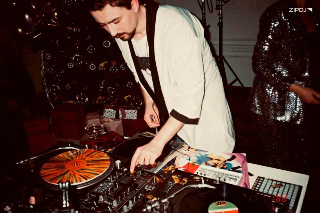 DJ Closing Songs: 20 Best Songs To Close Your Set (2026) | ZIPDJ