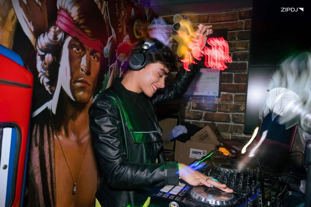 How To DJ A House Party In 2026 (Beginner's Step-By-Step) | ZIPDJ