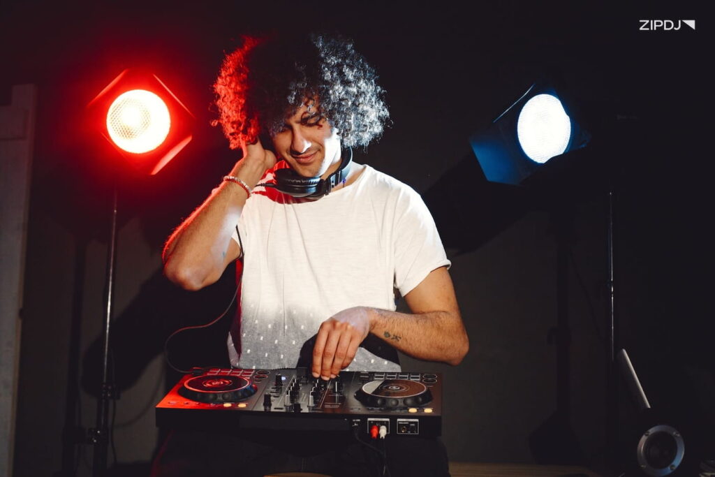 How To Create A DJ Set For Beginners In 2026 (Step-By-Step) | ZIPDJ