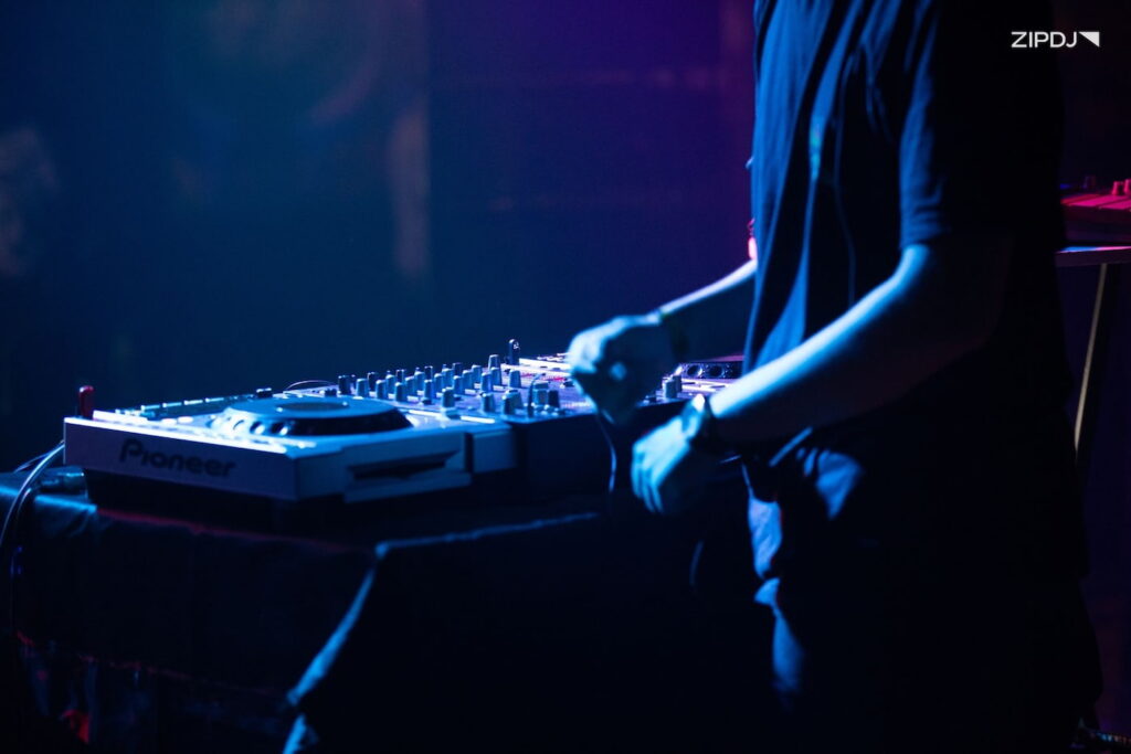 Best DJ Speakers 2026: The Ultimate Buyer’s Guide | ZIPDJ